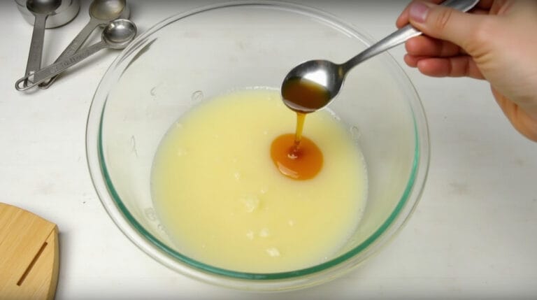 How to Make Fondant: The Perfect Recipe - Arya Kitchen